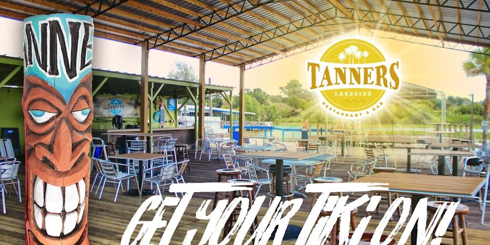 Blue Water Bay - Seafood restaurant in Putnam County - Website