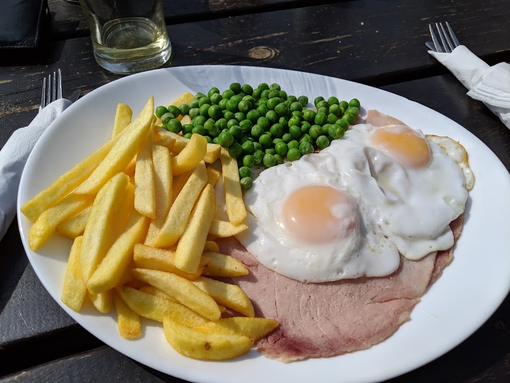 The Garnon Bushes - Pub in Essex Municipality - Website