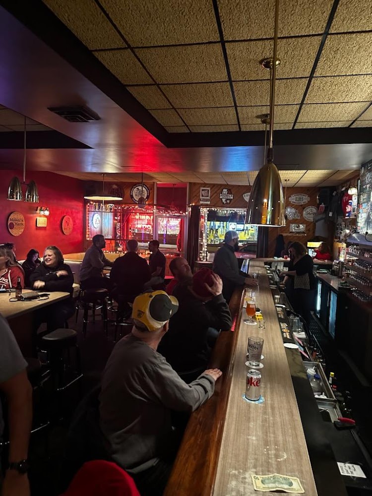 Tomahawk Room - Bar in Chippewa Falls - Weeblyte