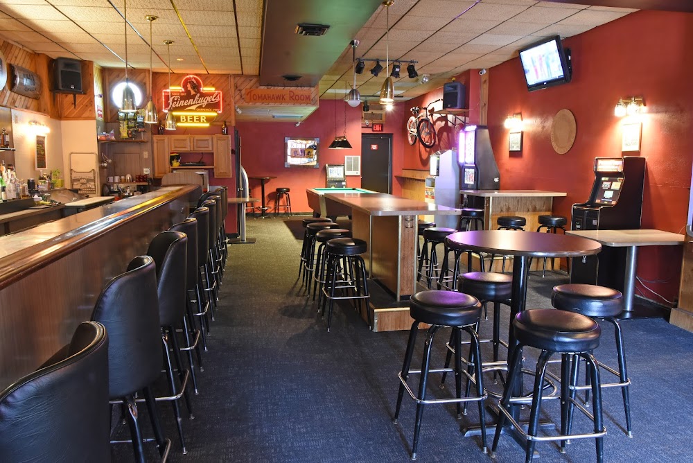 Tomahawk Room - Bar in Chippewa Falls - Weeblyte